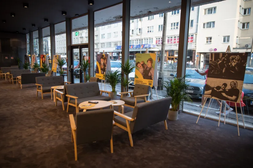 Foyer w Scena Relax – konferencje.pl