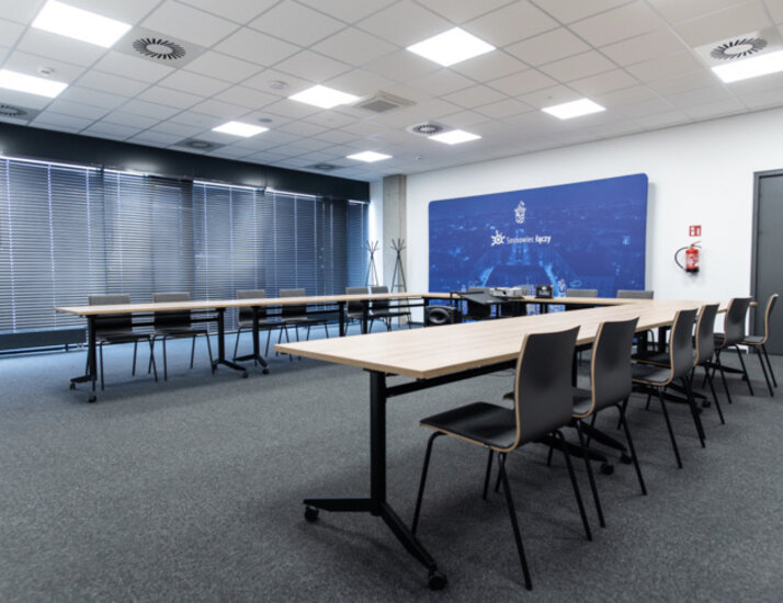 Sala Reprezentacyjna (Stadion piłkarski) w Zagłębiowski Park Sportowy ...